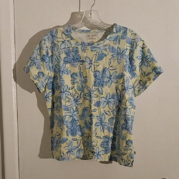 Bay Studio | Tops | Bay Studio Blue And White Floral Top | Poshmark